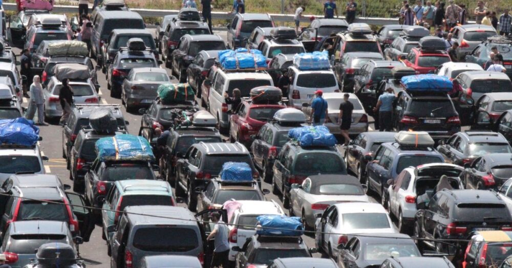 El comienzo de 2026 vuelve a congestionar el paso fronterizo del ...